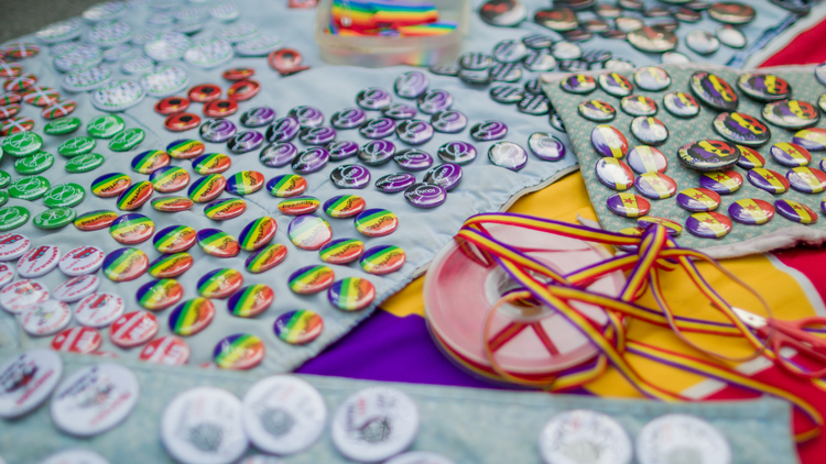 People Power Press - Custom Buttons, Button Machines and Button Parts ...